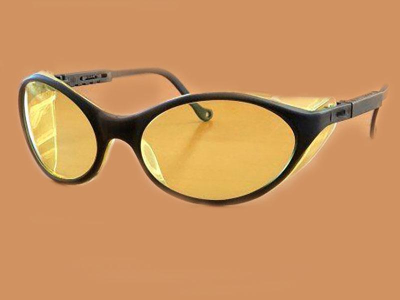 Amber Tinted Glasses Might Get You More Sleep